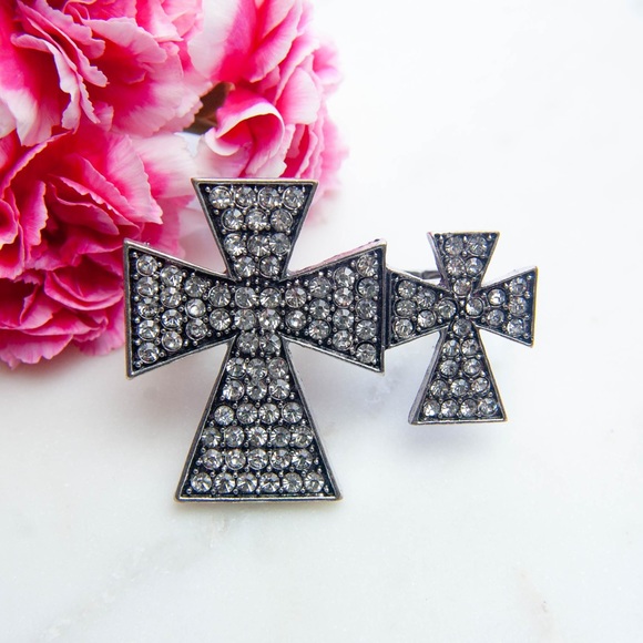 Boutique | Jewelry | Crystal Cross Double Finger Ring | Poshmark